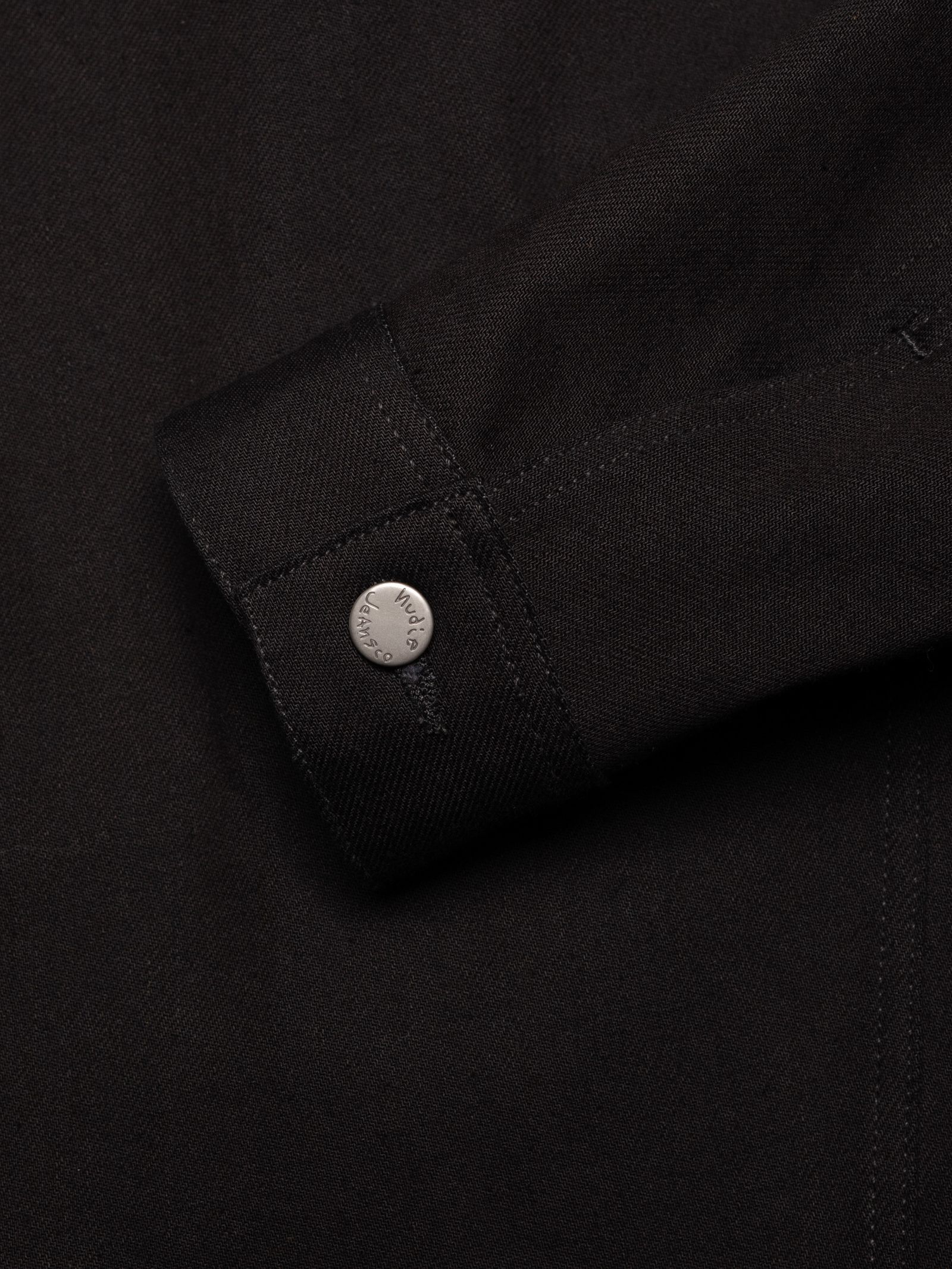 Conny Denim Jkt Dry Black Tar | Nudie Jeans | Create Tomorrow's Vintage