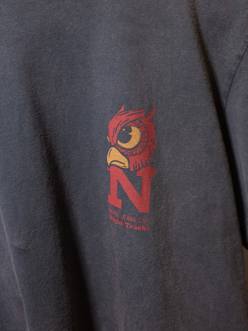 Roy Night Tracks T-Shirt Antracite | Nudie Jeans | Create Tomorrow's ...
